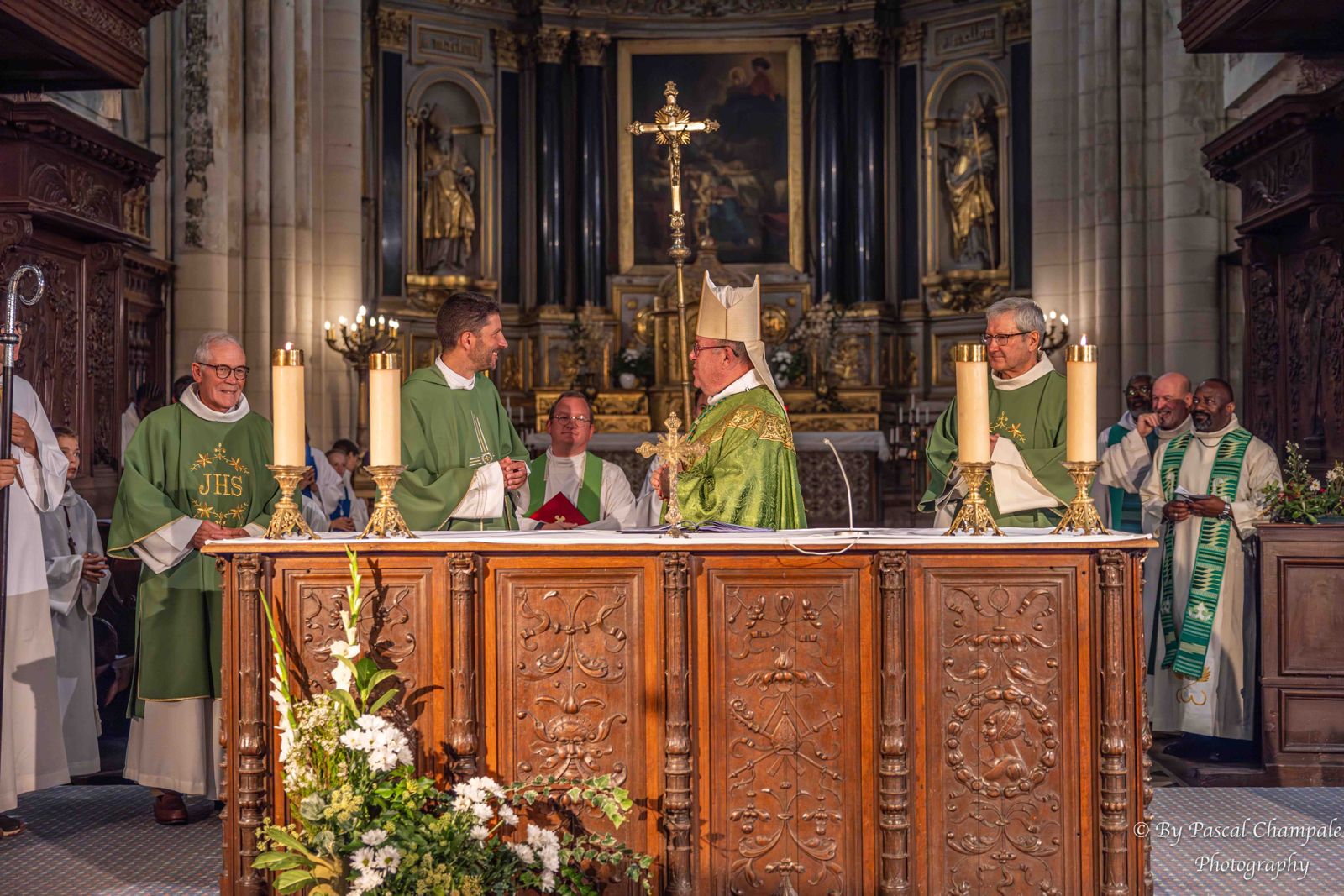 Retour sur l'installation du Père Édouard - Paroisses de Pontoise